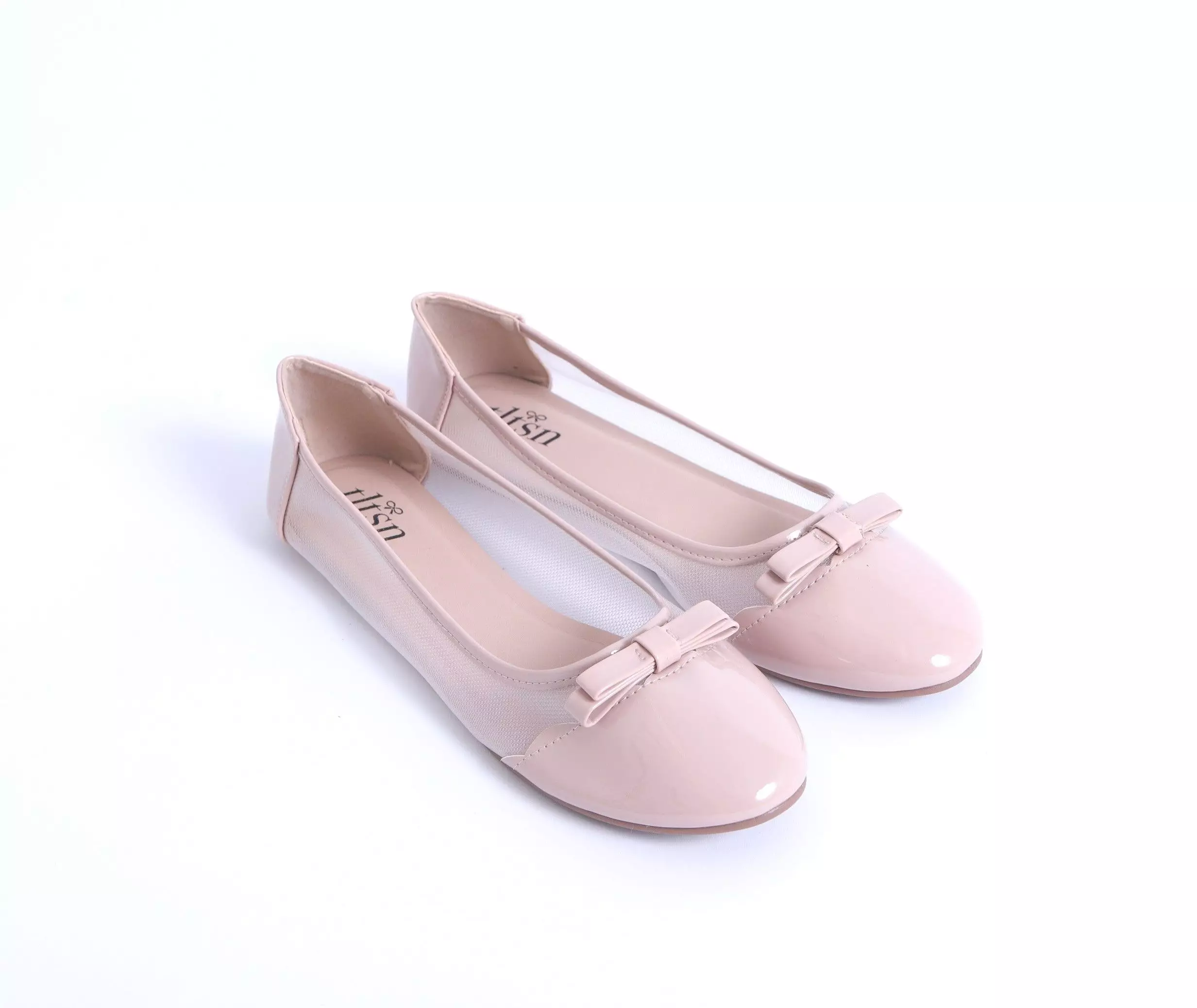 Jual The Little Things She Needs The Little Things She Needs - DANA ...