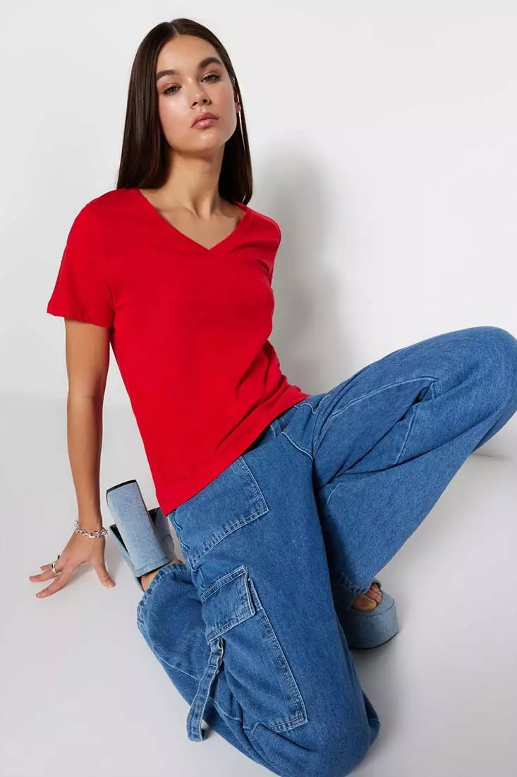 網上選購 Trendyol Cotton V Neck T Shirt 2024 系列 Zalora香港