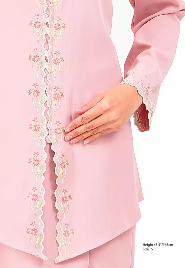 Buy Gene Martino Gene Martino Asina Kurung Kebaya 5057 2026 Online | ZALORA