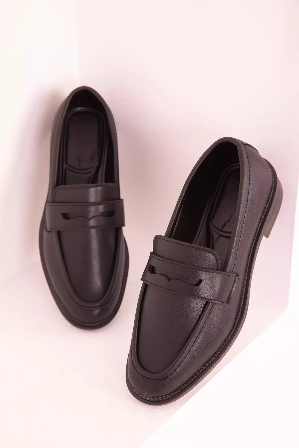 Jual Soho Classic Loafers Original 2025 | ZALORA Indonesia