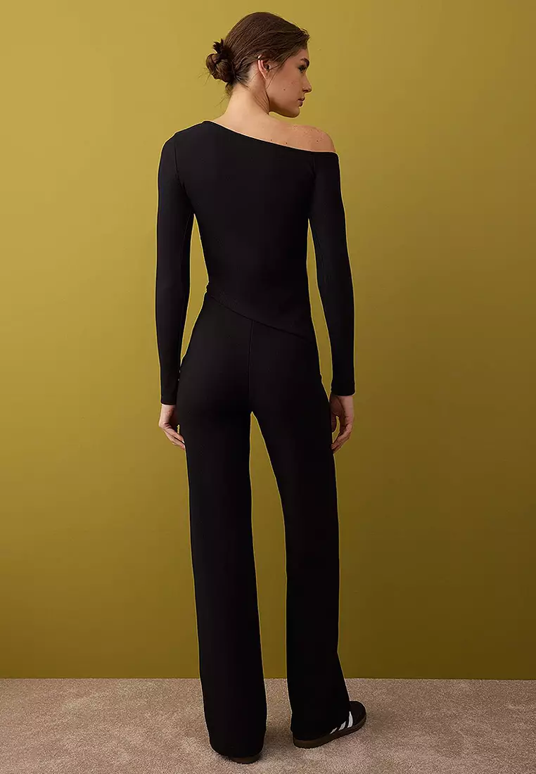 Buy Trendyol Asymmetrical Collar Body-Smoothing Set Online | ZALORA ...