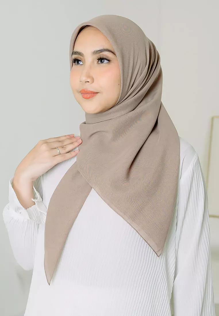 Jual Lozy Hijab Mima Square Milo Original 2025 | ZALORA Indonesia