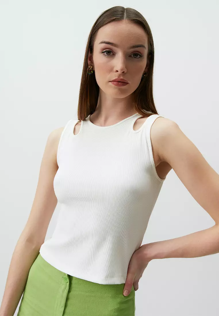 Buy Jimmy Key Jimmy Key White Slim Fit Crew Neck Sleeveless Knitted ...