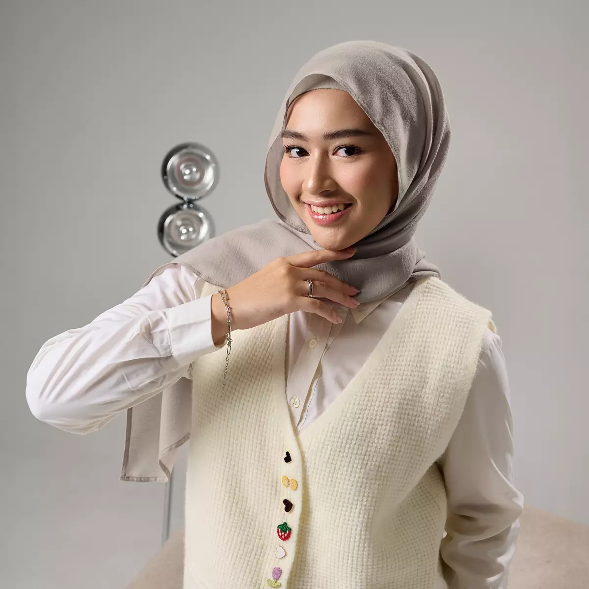 Jual ZM ZM Zaskia Mecca - Yoma Chaise Mauve | Arabian Shawl Pashmina ...