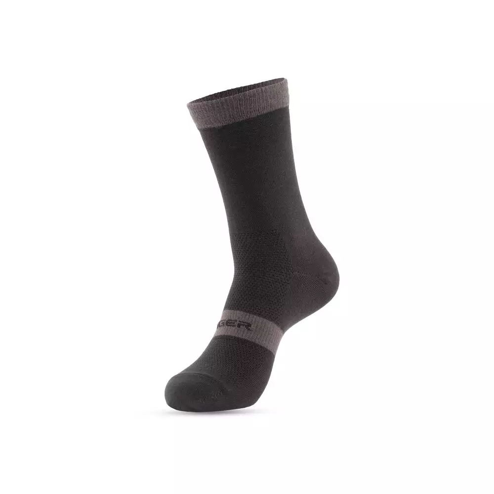 Jual Eiger Eiger X-Boulevard Mid Socks Original 2026 | ZALORA Indonesia