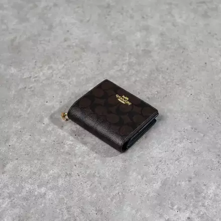 Jual Coach Luxury Original Terbaru Agustus 2025 | ZALORA Indonesia