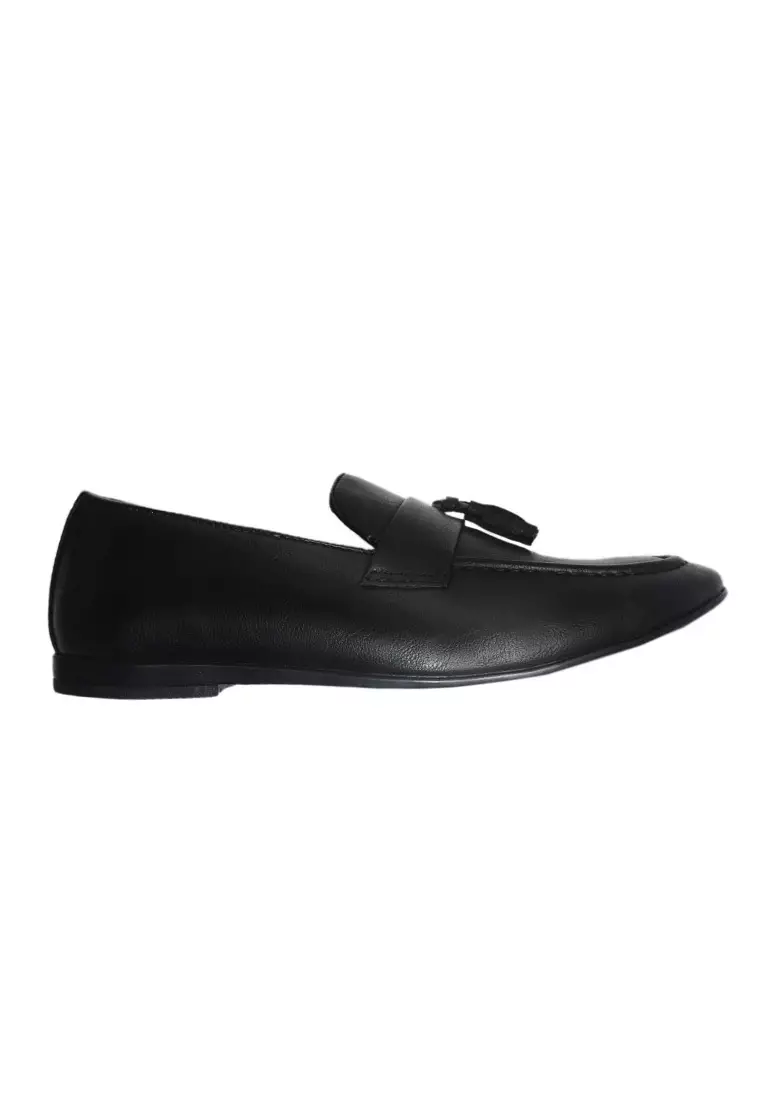 Buy ARIZ ARIZ ELEGANT TASSLE LOAFERS Online | ZALORA Malaysia