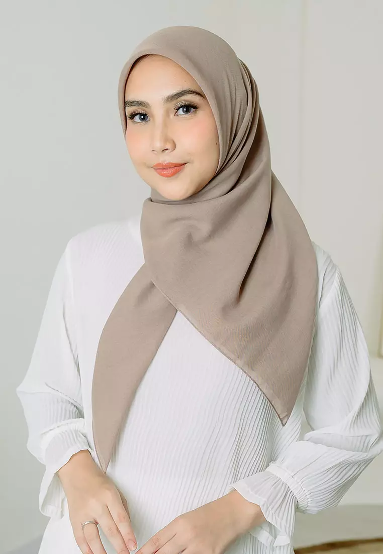 Jual Lozy Hijab Mima Square Milo Original 2025 | ZALORA Indonesia