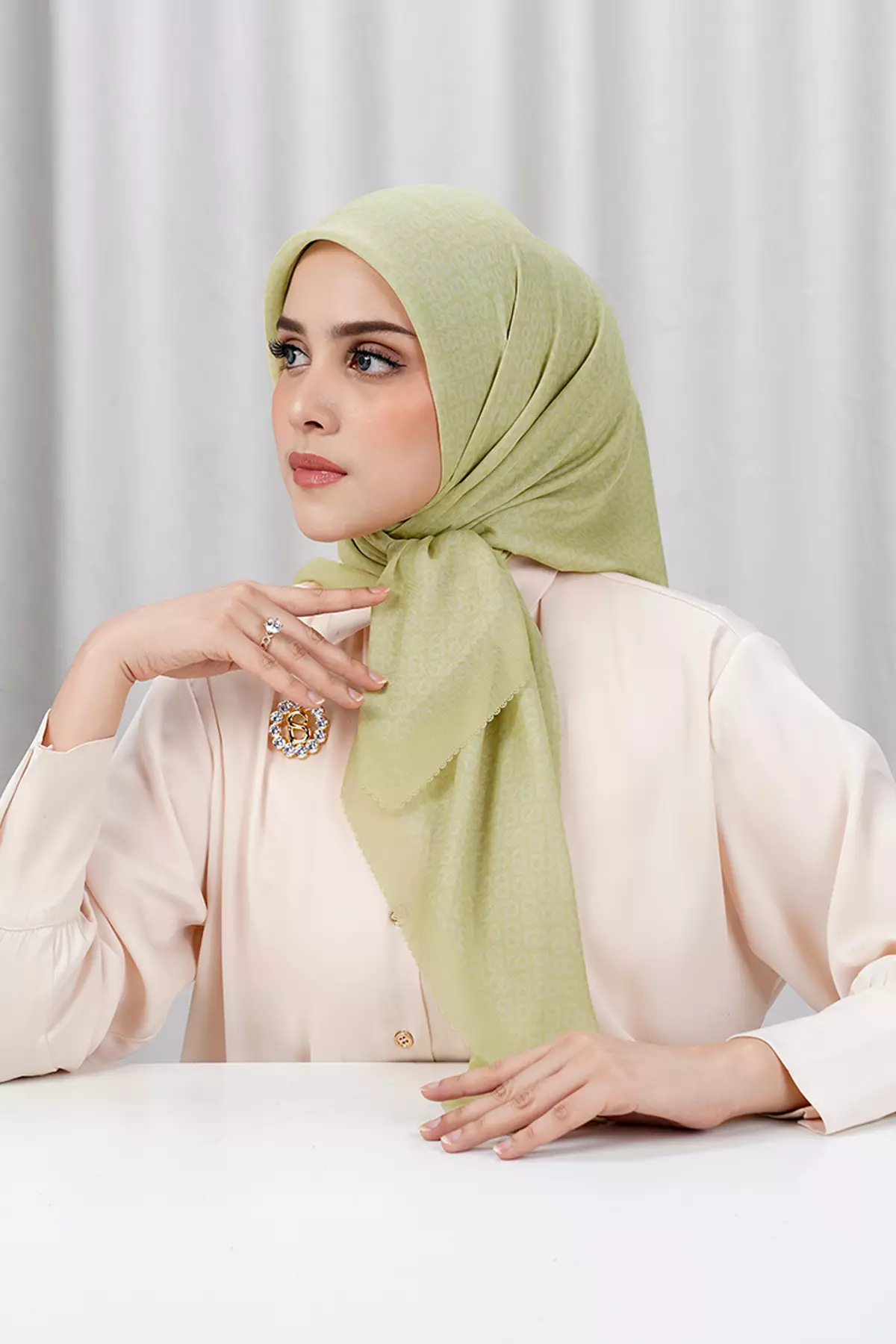 Jual Buttonscarves Tapis Square - Custard Original 2025 | ZALORA ...