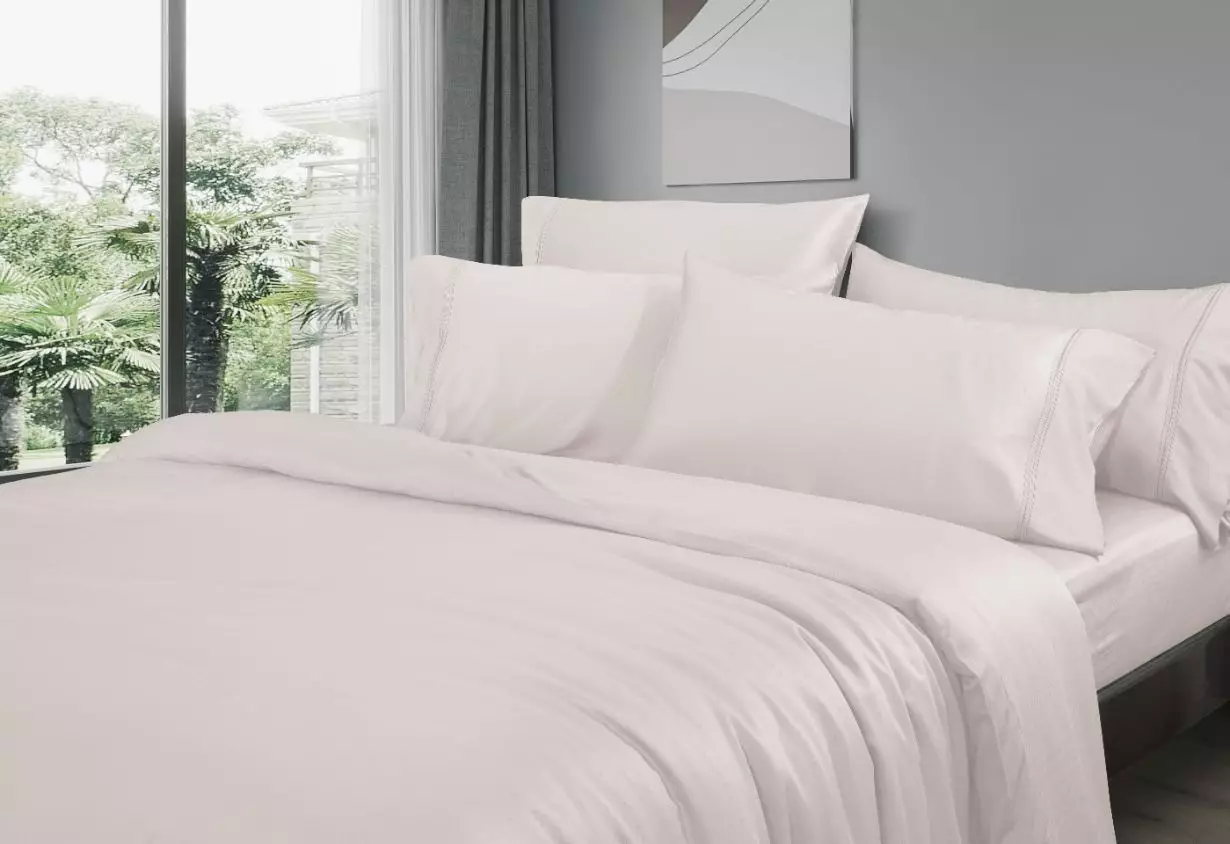 Jual AKEMI AKEMI Tencel Modal Earnest Atrani Almost Pink Bed Sheet Set ...