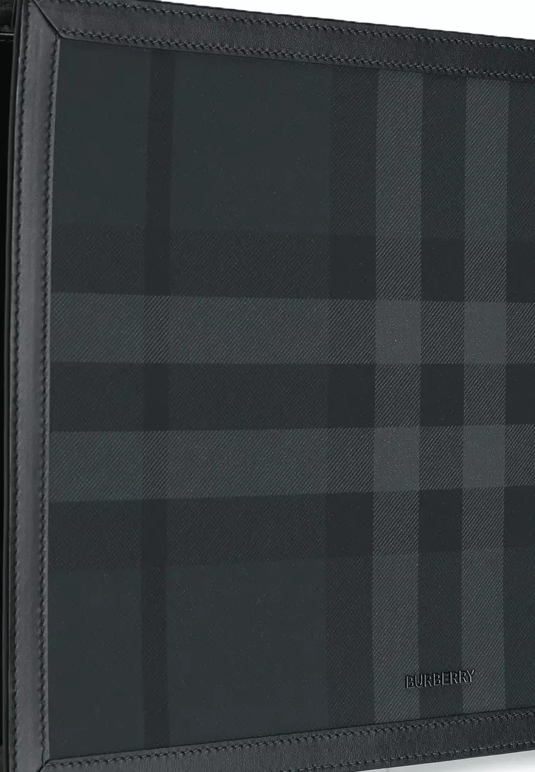 Jual Burberry Check Pouch Original 2025 | ZALORA Indonesia