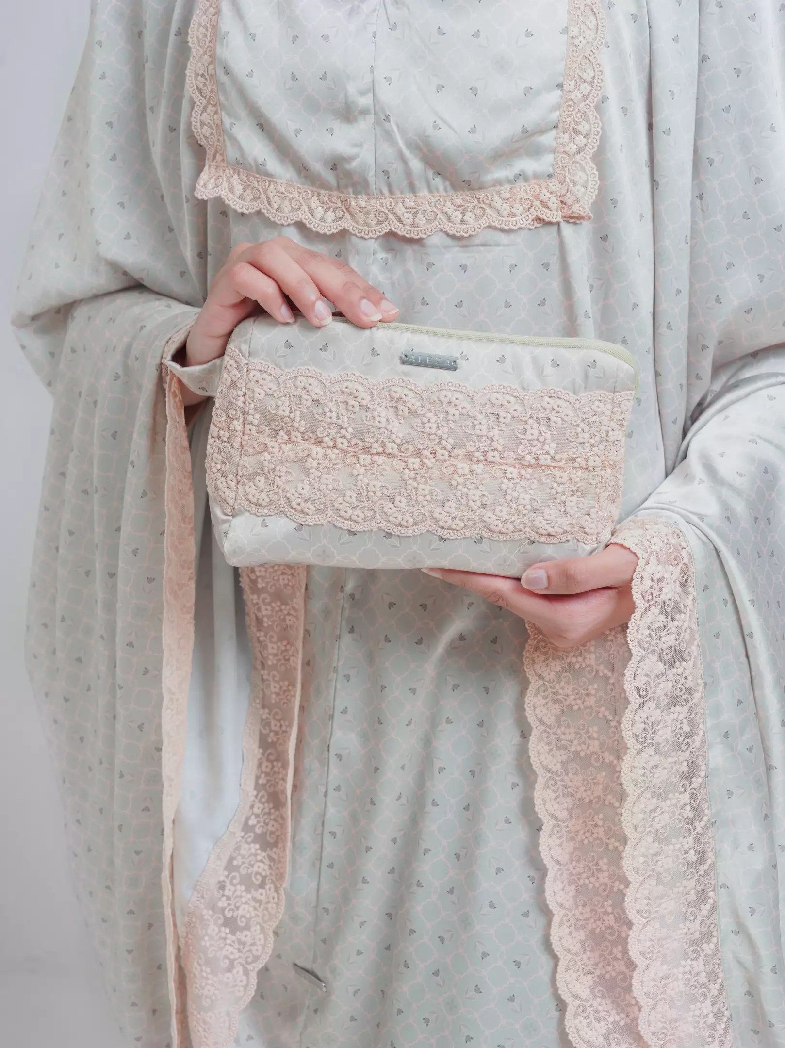 Jual Aleza Aleza - Maisie Prayer Set Sage Green Original 2024 | ZALORA ...