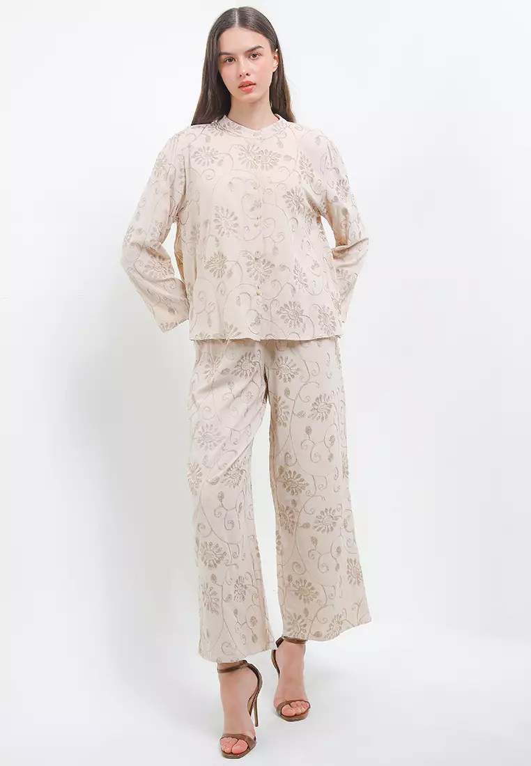 Jual Chic Simple Gold Emb Pants Original 2025 | ZALORA Indonesia