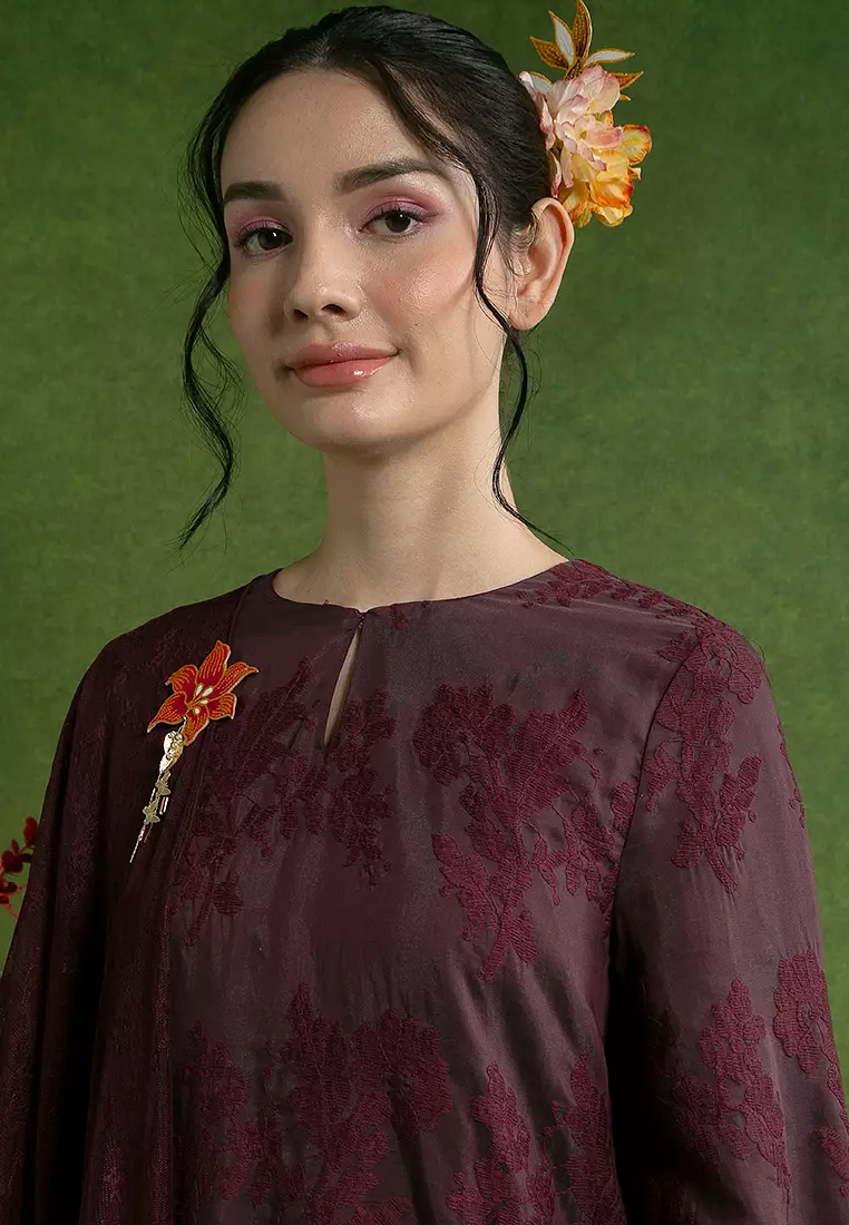 Buy Lubna Marina Kurung Labuh Set with Selendang Online | ZALORA Malaysia