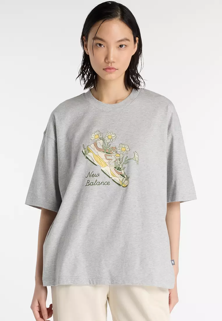 Jual New Balance Flower Shoe T-Shirt Original 2025 | ZALORA Indonesia