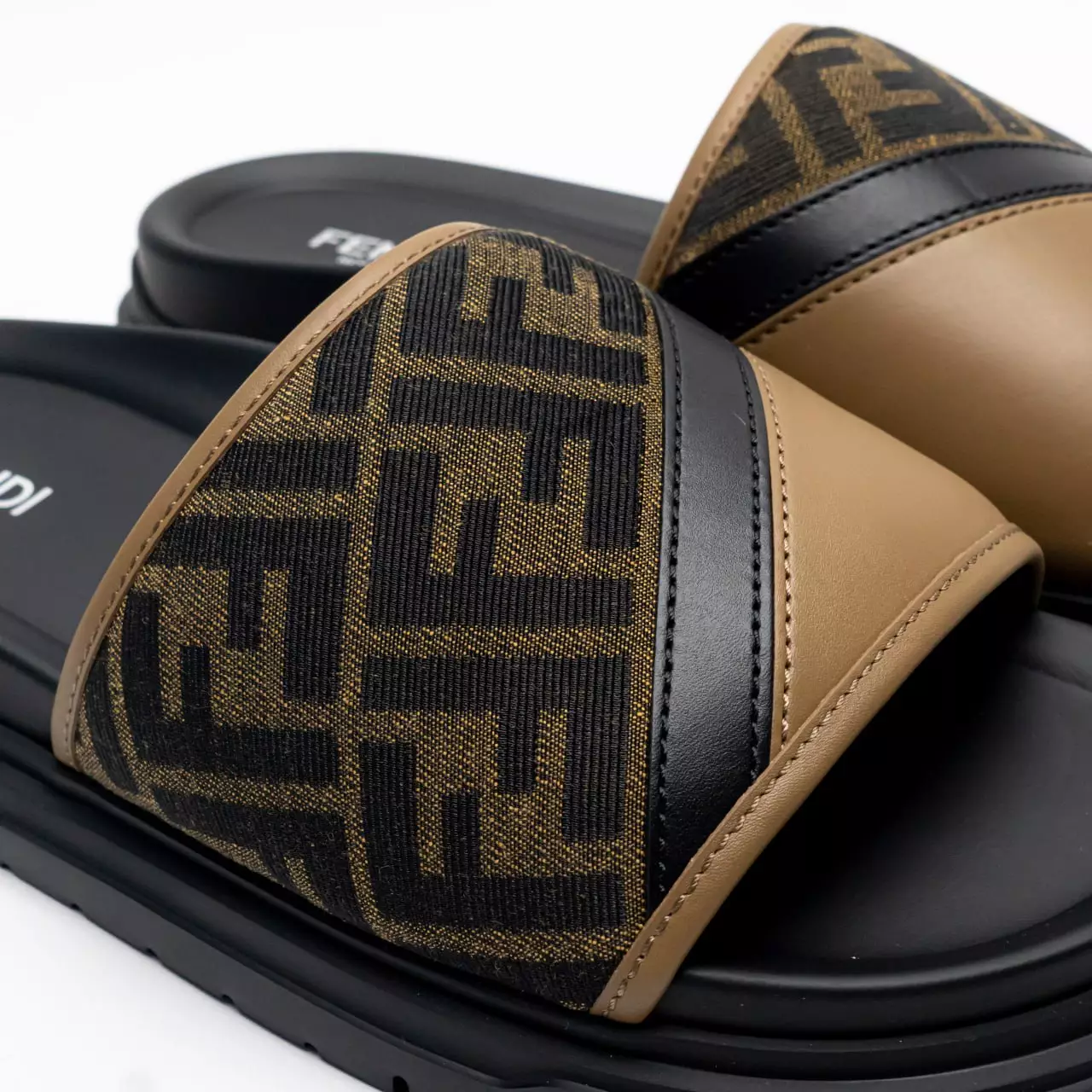 Jual FENDI FF Diagonal Slides Jacquard Brown Original 2025 | ZALORA ...