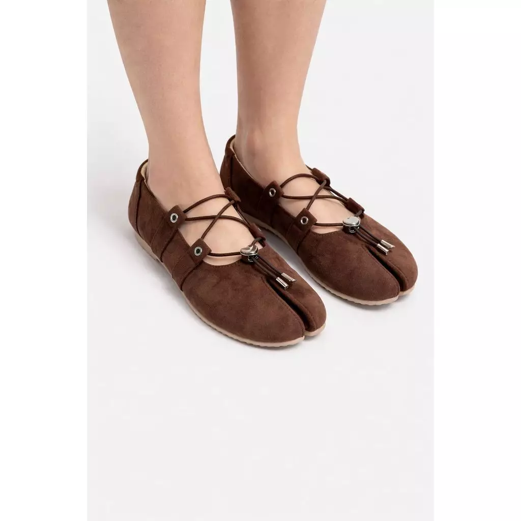 Jual Adorableprojects Stormy Flat Shoes Brown Original 2026 | ZALORA ...