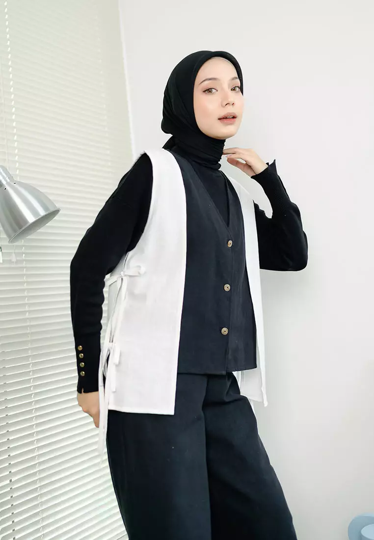 Jual Lozy Hijab Nomi Set (One Set Linen) Black Swan Original 2025 | ZALORA Indonesia