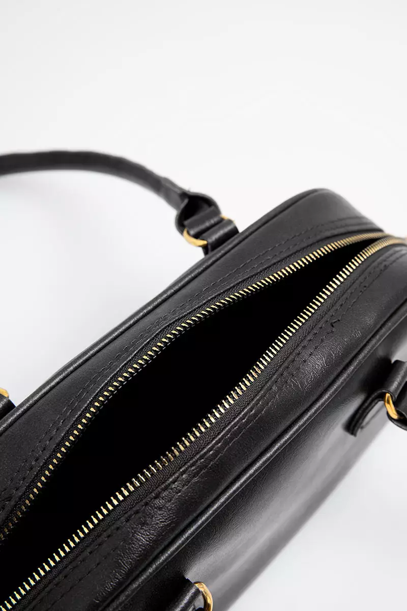 Jual Berrybenka Label Tekka Ellie Shoulder Bag Black Original 2025 ...