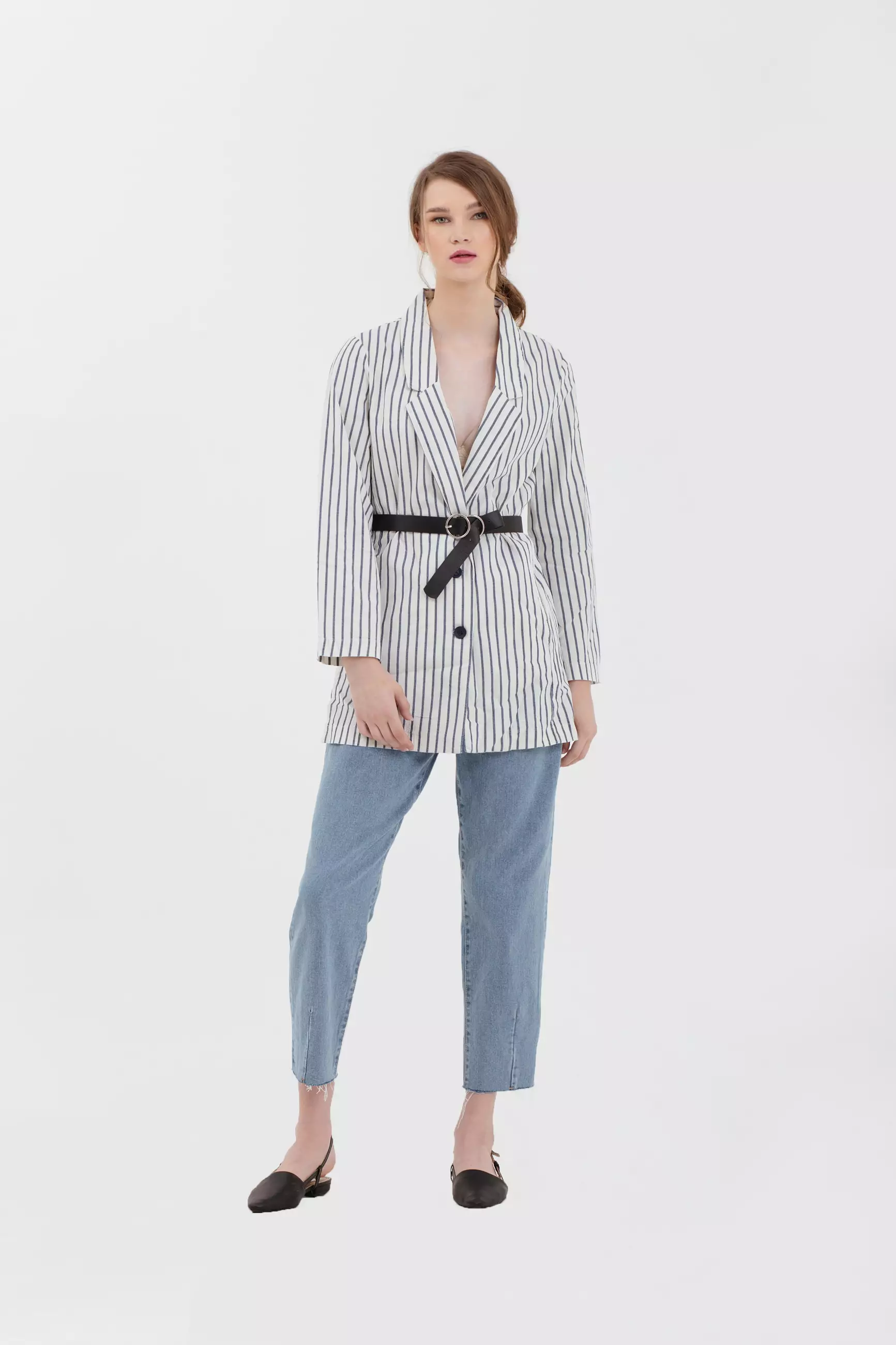 Jual ORDINAIR Ordinair Blazer Wanita Elena White Navy Original 2025 ...