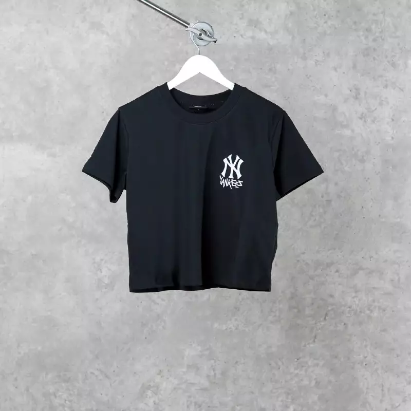 Jual MLB Kaos MLB NY YANKEES POCKET WHITE BLACK CROP 100% ORIGINAL ...