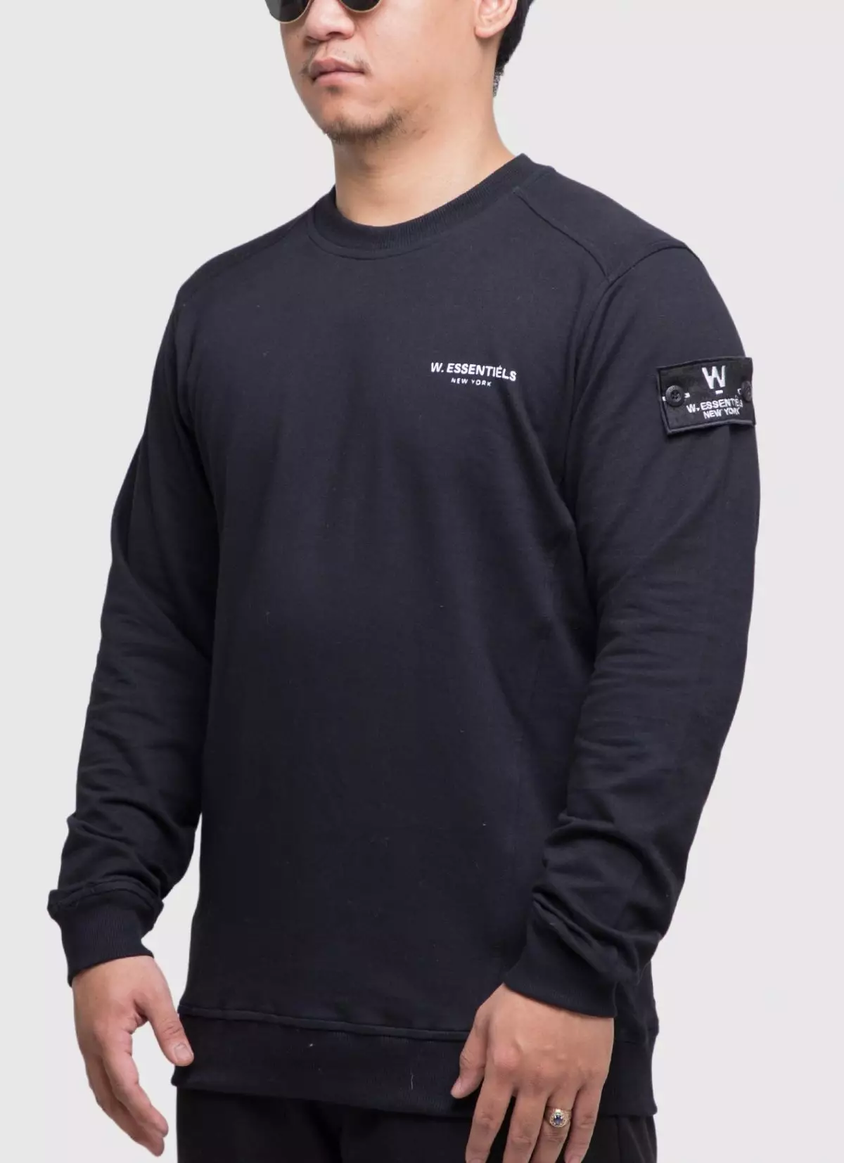 Jual W.ESSENTIELS W.Essentiels Chest Logo Crewneck Noir Black Original ...
