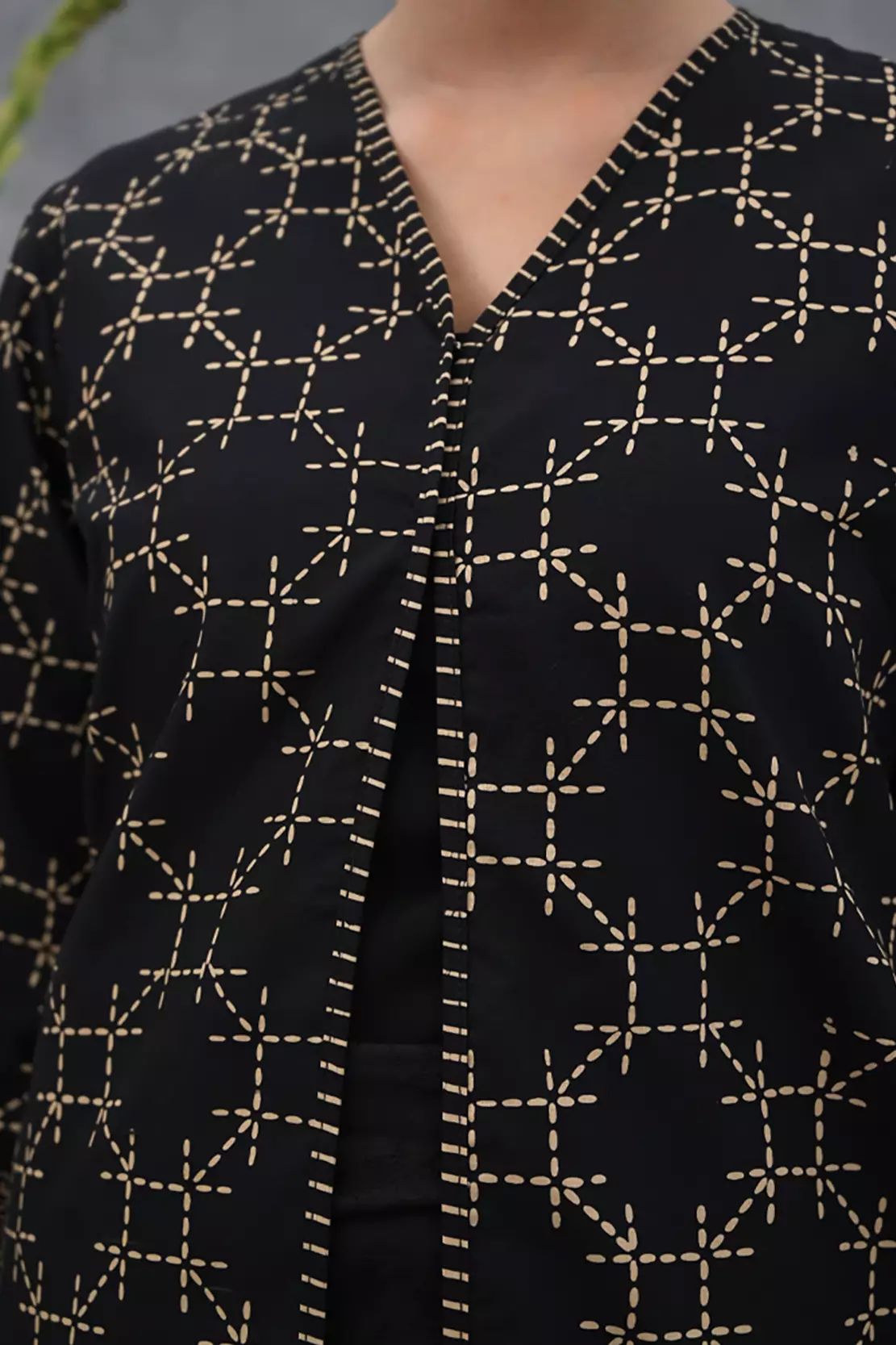 Jual Nona Rara Batik NONA RARA - Ayala Garut Black T4028 Original 2025 ...