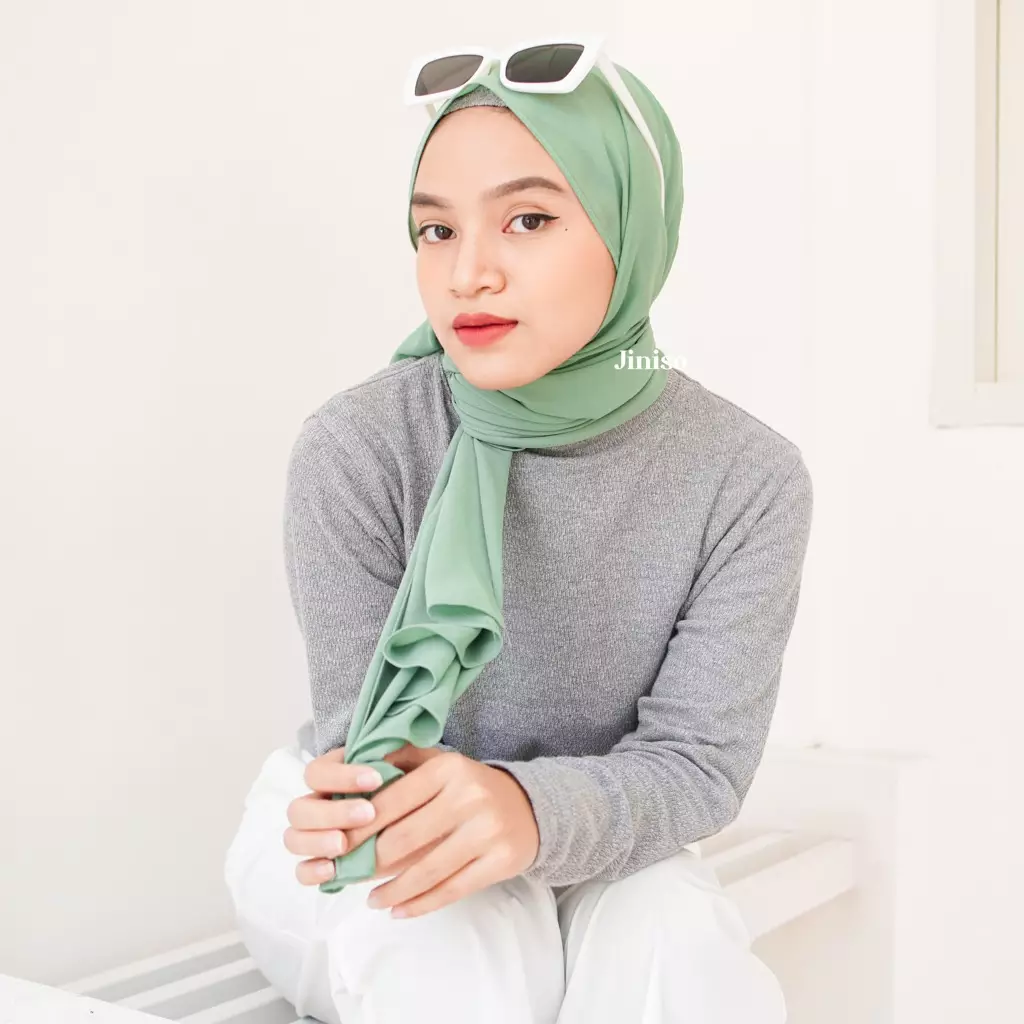 Jual JINISO AURA Active Hijab Pashmina Shawl Original 2024 | ZALORA Indonesia