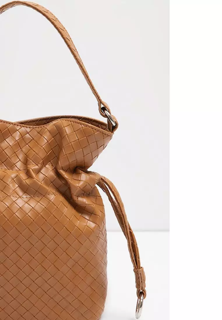 Jual Berrybenka Label Sofia Ramala Bucket Bag Brown Original 2024 ...