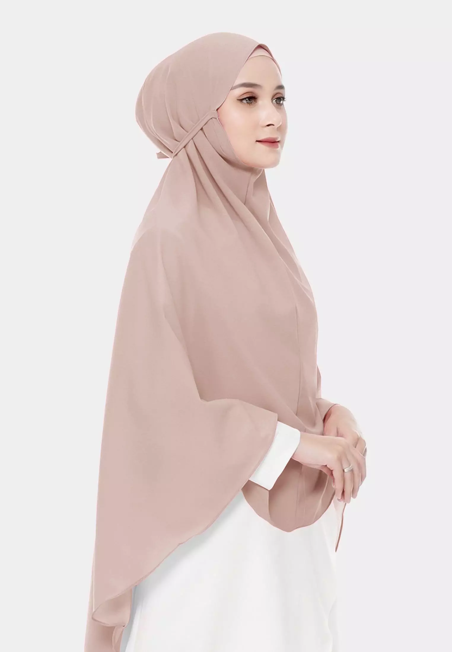 Jual COTTON BEE Ashilla Khimar Bergo | Hijab Instan Tali | Bergo Jumbo Kerudung - Nut Milo ...