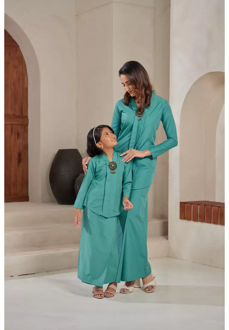 Buy Amar Amran Baju Kebaya Rokiah 2025 Online | ZALORA