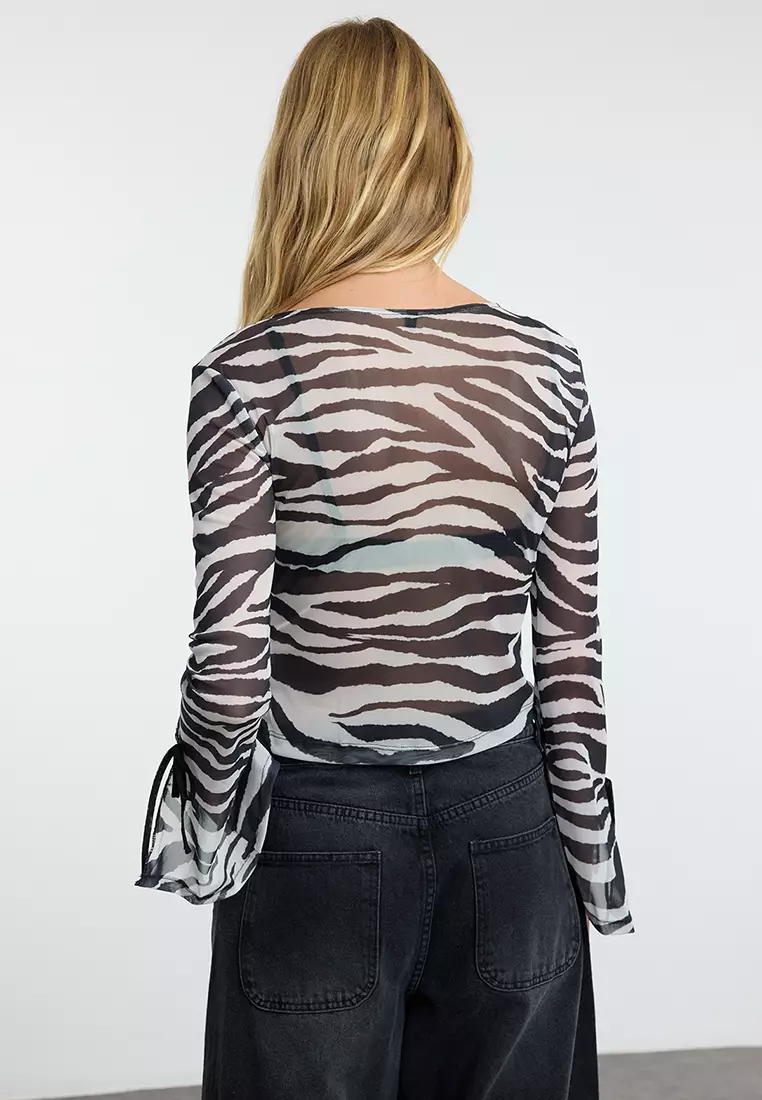 Jual Trendyol Zebra Pattern Blouse Original 2025 | ZALORA Indonesia
