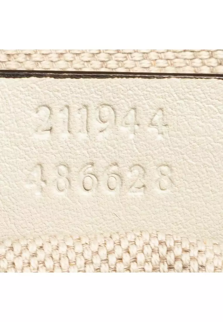 Buy Gucci Pre-Loved Medium Diamante Raffia Sukey 2025 Online | ZALORA