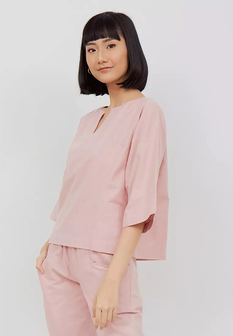 Jual Julia Owers Baju Blouse Wanita Panjang AOKI - Pink Original 2024 ...