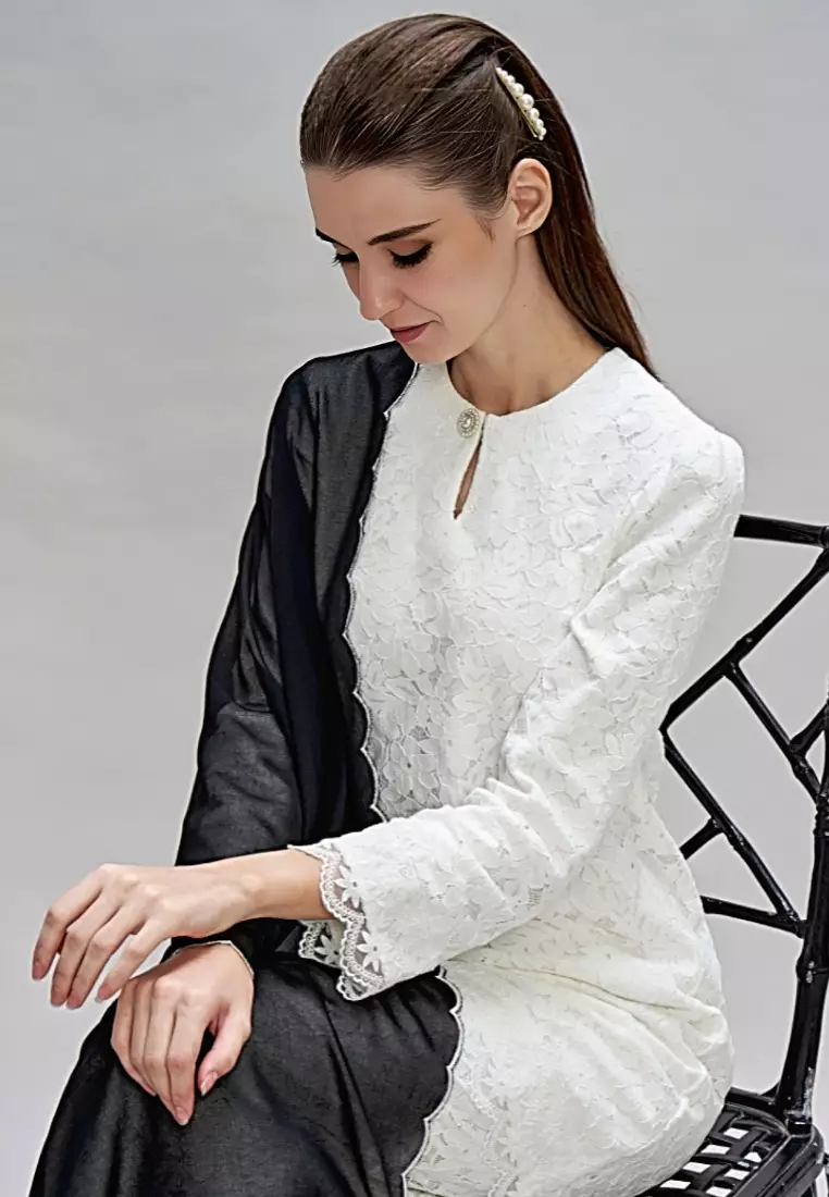 線上選購 Loveaisyah White Lace Modern Baju Kurung with Checkered Embroidery ...