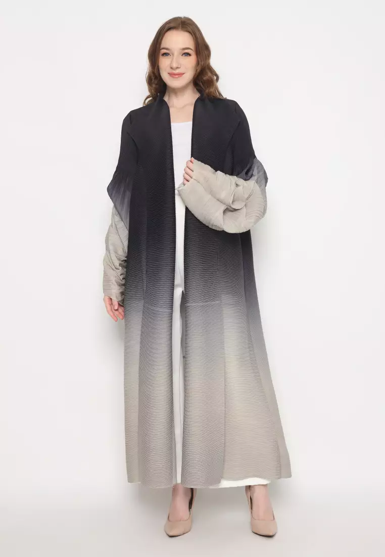 Jual Rupa Arupa Rupa Arupa - Black Gradient Claire Pleats Long Cape ...