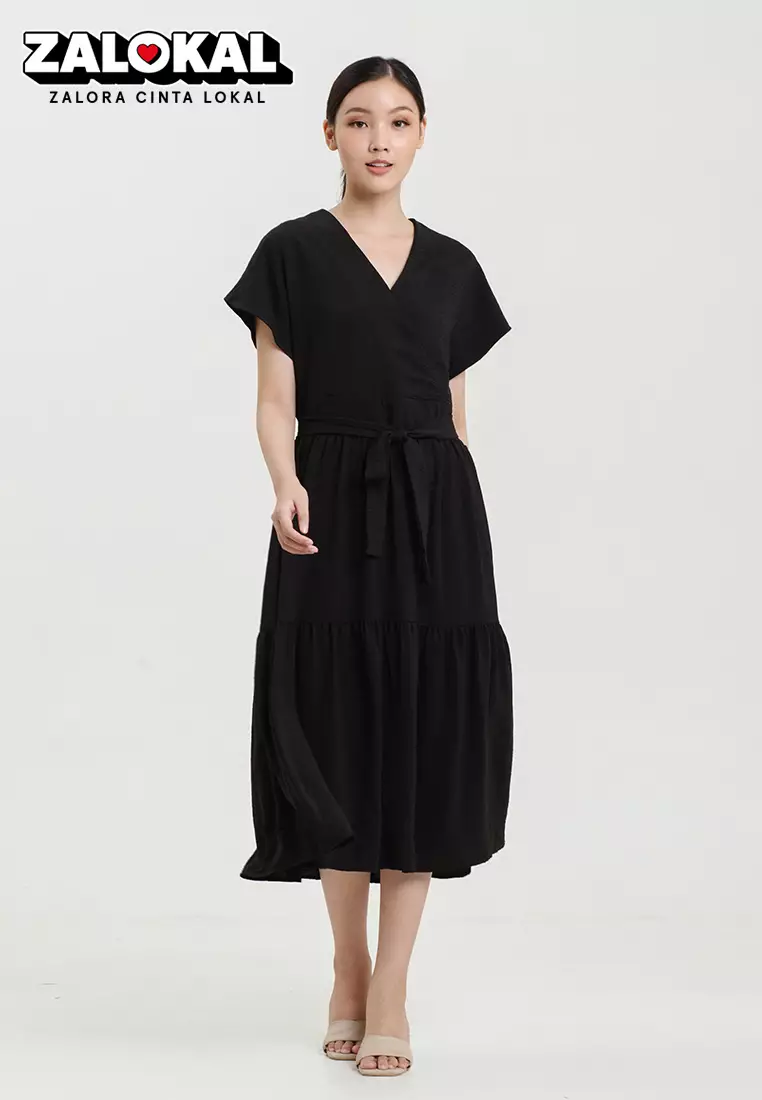 Jual Cloth Inc Holly Overlap Midi Dress in Black Original 2025 | ZALORA ...