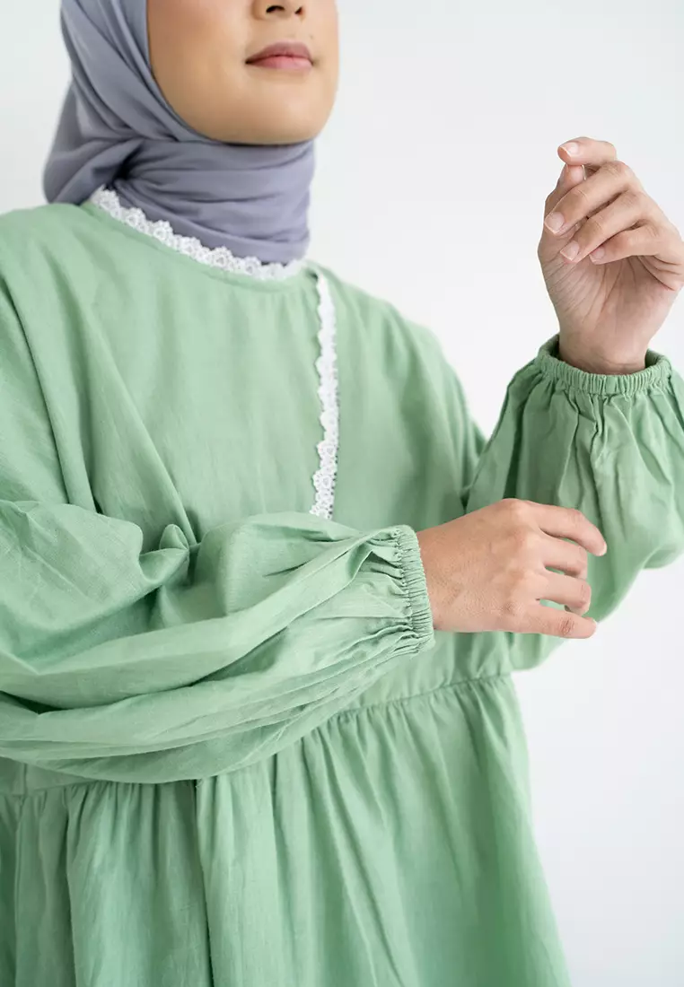 Jual Syaline Hijab BLOUSE WANITA JAYCE BLOUSE GREEN Original 2025 | ZALORA Indonesia