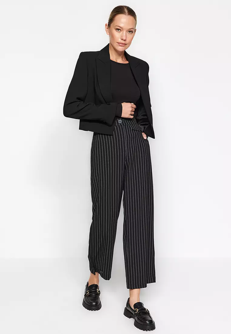 Buy Trendyol Striped Cropped Pants 2024 Online | ZALORA