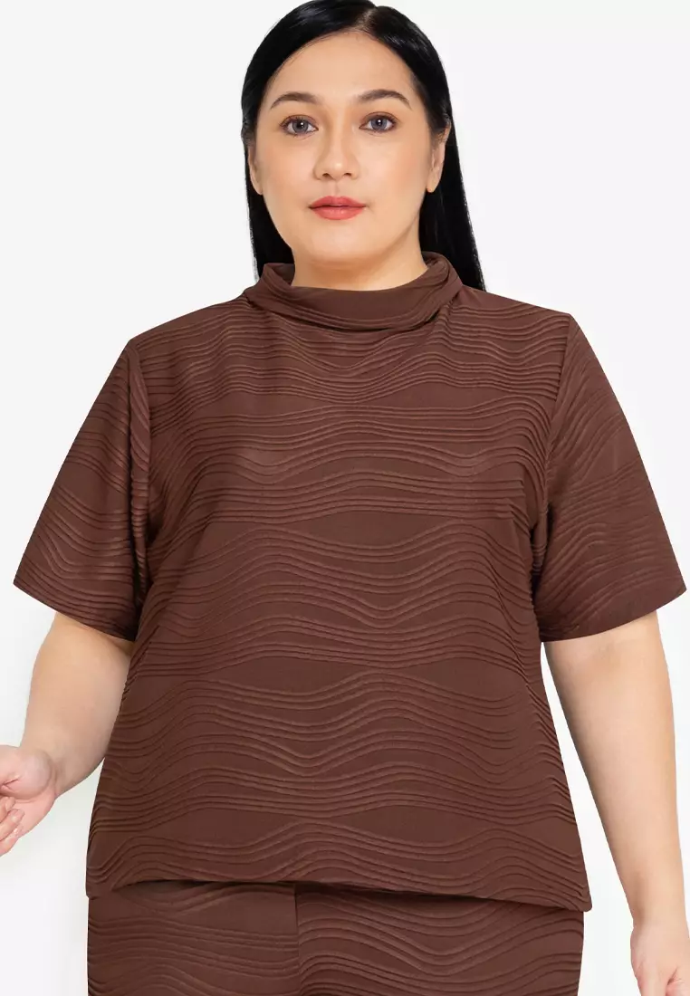 Buy Maxine Plus Size Embossed Wave Textured Top 2025 Online | ZALORA ...