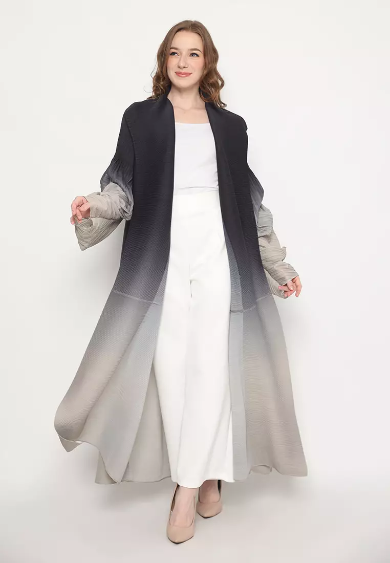 Jual Rupa Arupa Rupa Arupa - Black Gradient Claire Pleats Long Cape ...
