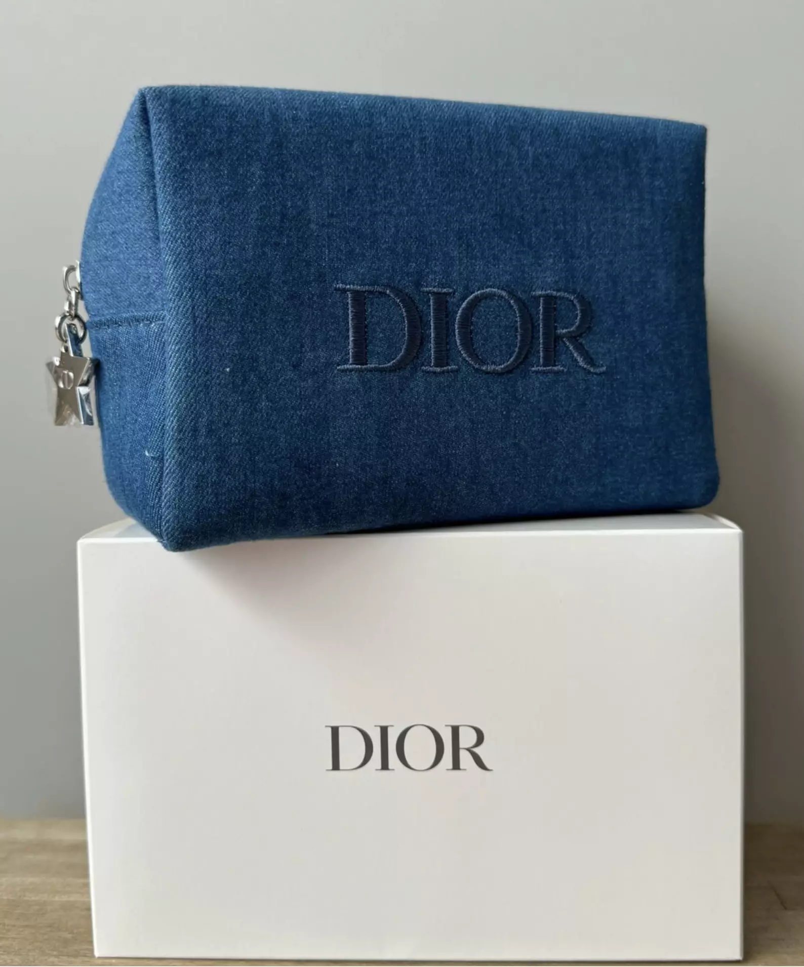 Jual Dior Dior Denim Pouch Original 2025 | ZALORA Indonesia