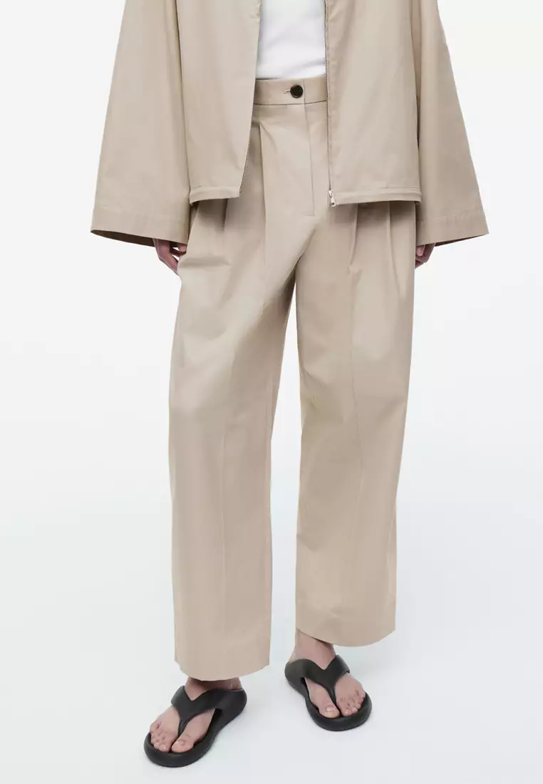 COS Pleated Barrel-Leg Trousers 2025 | Buy COS Online | ZALORA Hong Kong
