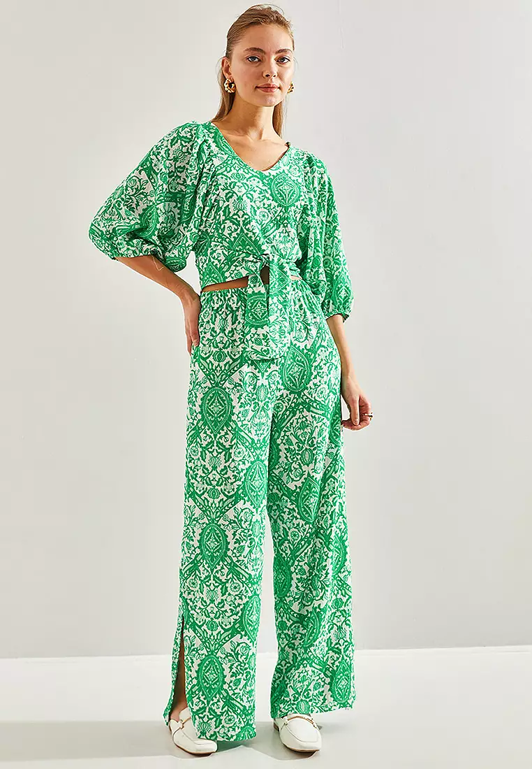 Jual Bianco Lucci Crop Top & Slit Pants Set Original 2025 | ZALORA ...