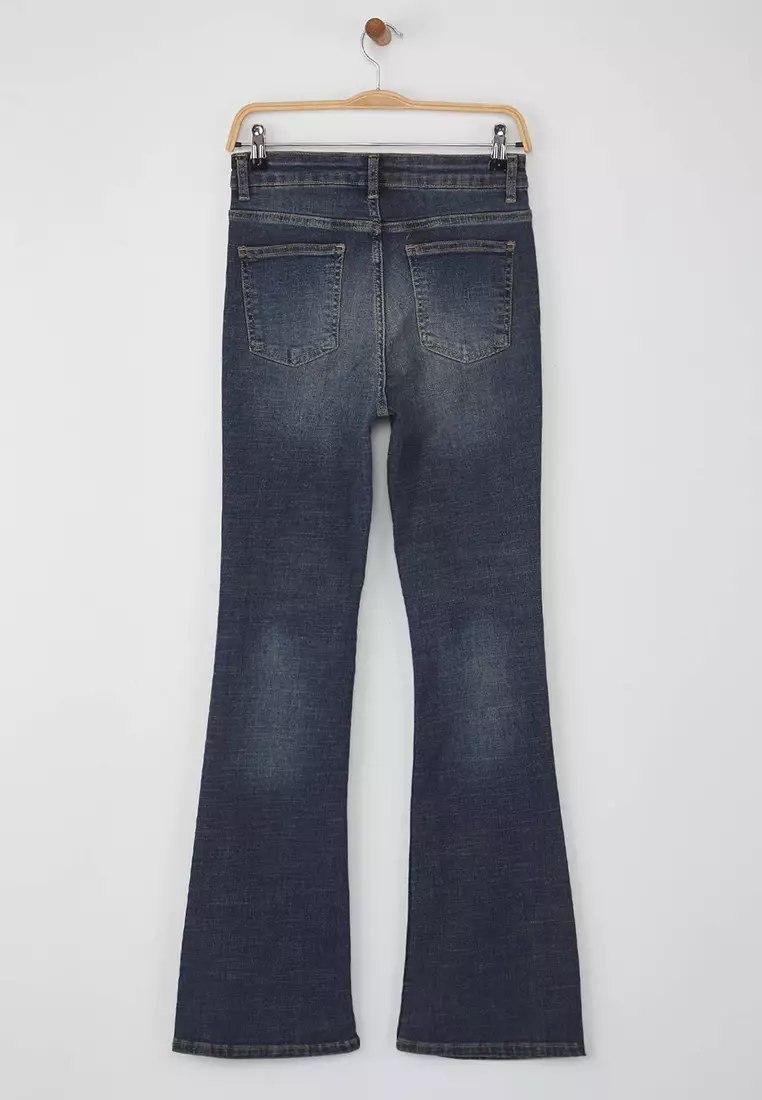 Buy Trendyol Spanish Leg Flare Jeans 2025 Online | ZALORA Philippines