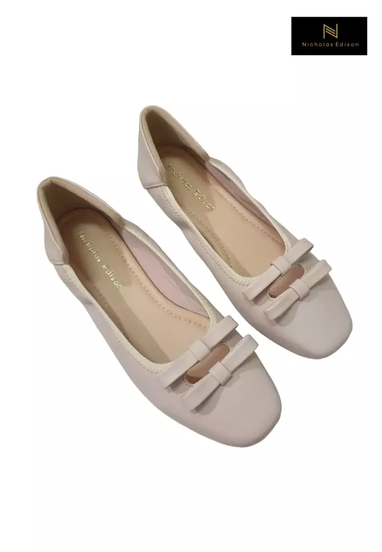 Jual NICHOLAS EDISON Nicholas Edison Flat Sofia Cream Original 2025 ...