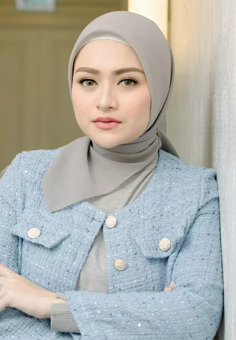 Jual Lozy Hijab Viona Plain Paris Grey Griss Original 2025 | ZALORA Indonesia