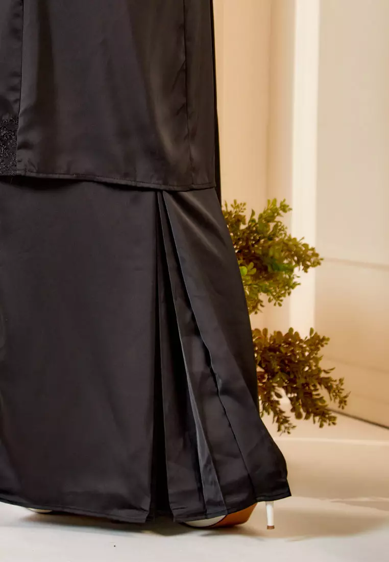 Buy Era Maya MAHARANI Lace Sequin Baju Kurung Pahang Kipas Belakang in ...