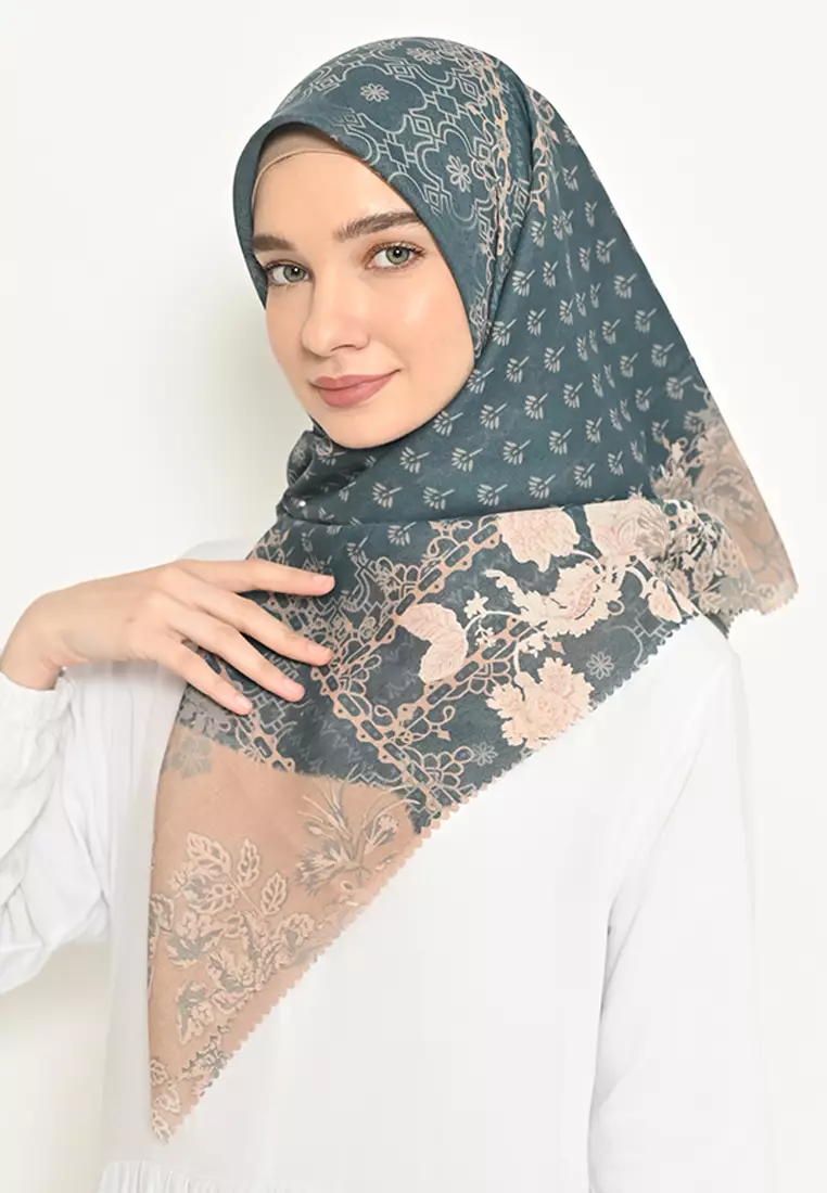 Jual VIP Couture VIP Couture Kyla Scarf Biru Original 2024 | ZALORA ...