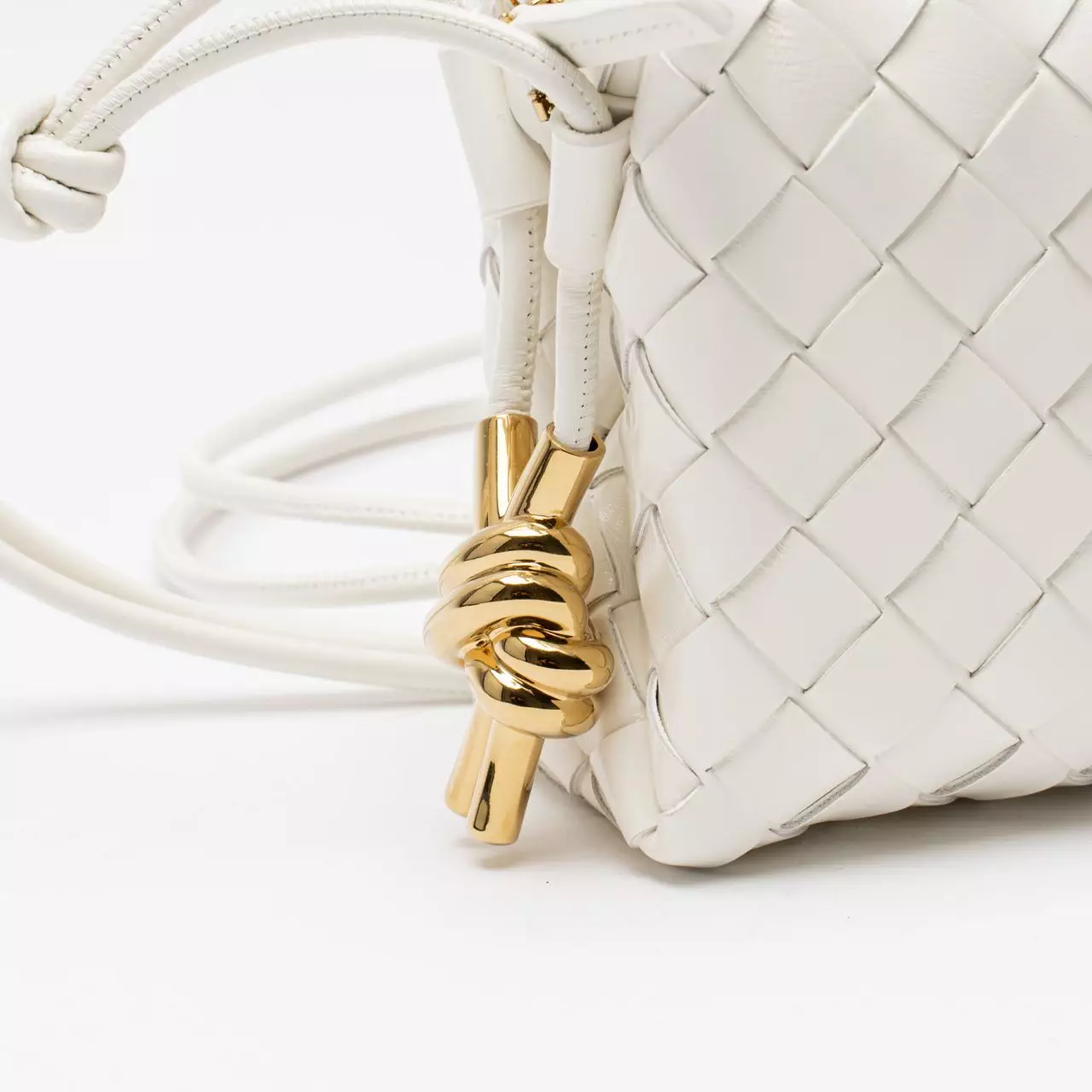 Jual BOTTEGA VENETA Mini Loop Metal Knots Crossbody Bag Bone Ghw ...